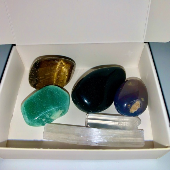 Other | 6pc Crystal Set Bundle Gift Set Healing Crystals | Poshmark